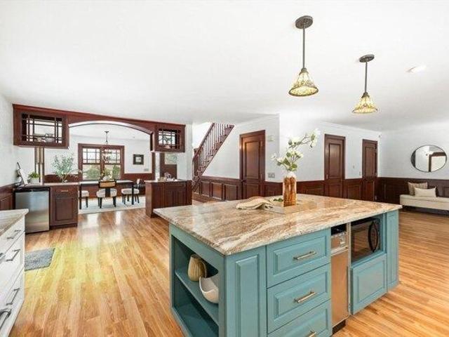 5 bedroom, Gloucester MA 01930 103124510