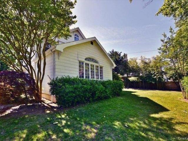 5 bedroom, Great Neck NY 11021 105192182