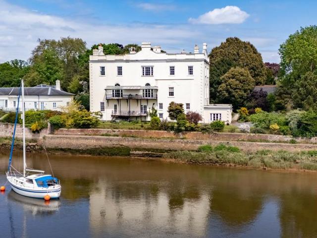 5 bedroom ground flat for sale