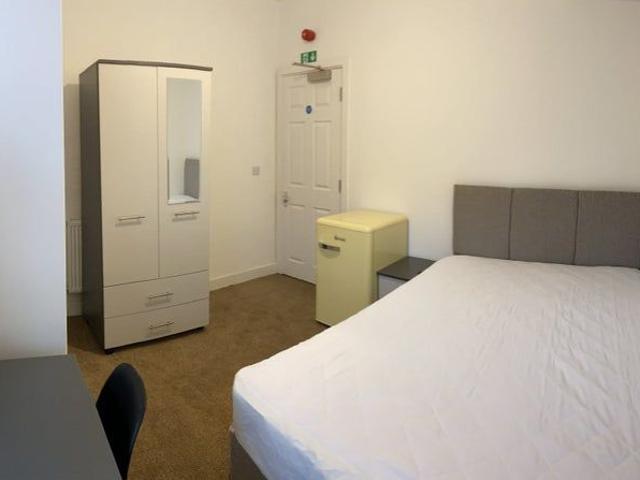 5 bedroom double room to rent