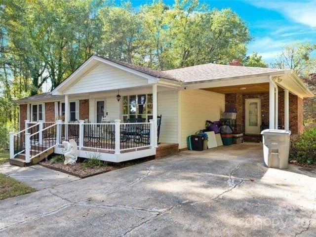 5 bedroom, Dallas NC 28034 103603185