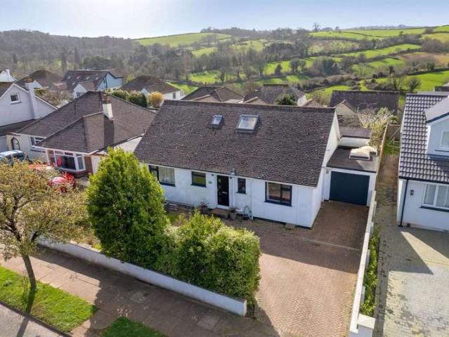 5 Bedroom Detached Bungalow