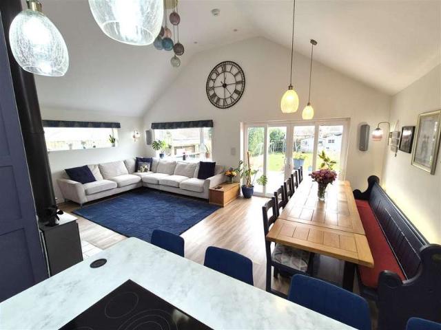 5 Bedroom Detached Bungalow