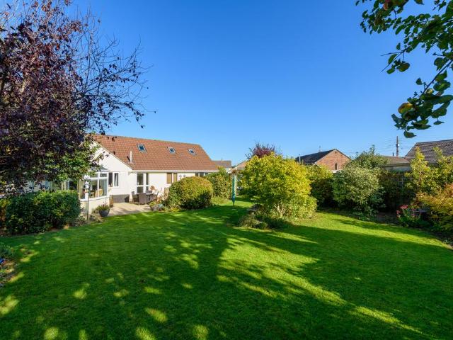 5 bedroom detached bungalow for sale