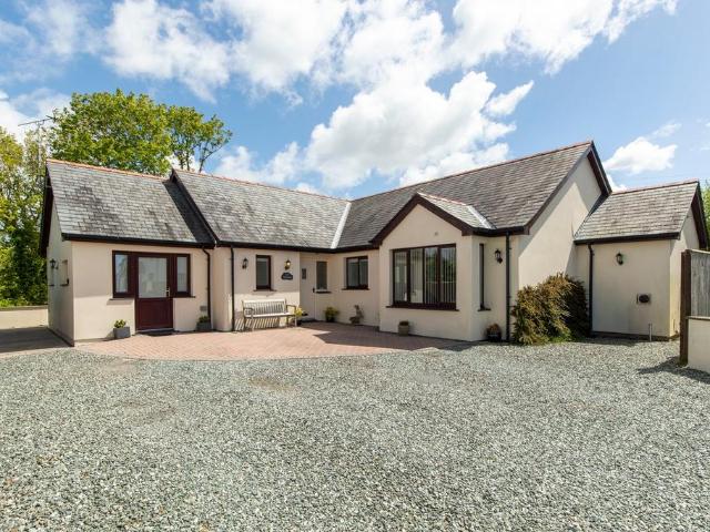 5 bedroom detached bungalow for sale
