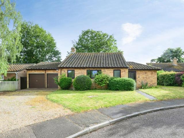 5 bedroom detached bungalow for sale
