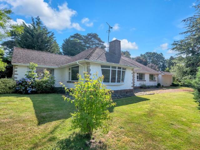5 bedroom detached bungalow for sale
