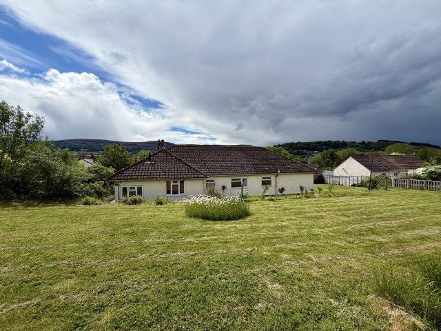 5 bedroom detached bungalow for sale