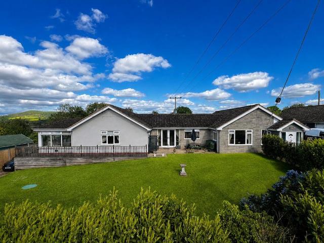 5 bedroom detached bungalow for sale