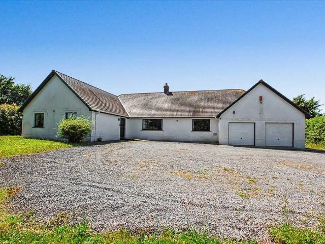5 bedroom detached bungalow for sale