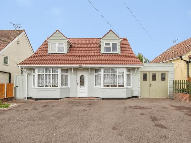 5 bedroom detached bungalow for sale