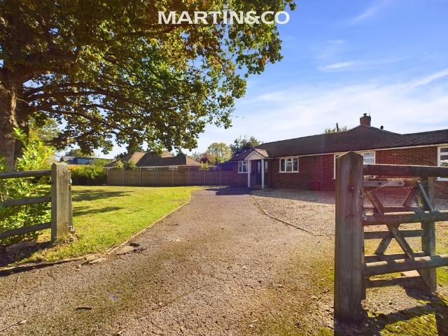 5 bedroom detached bungalow for sale