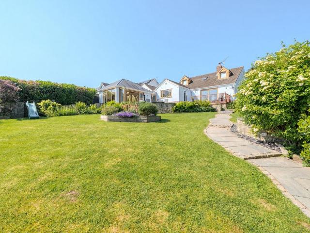 5 bedroom detached bungalow for sale