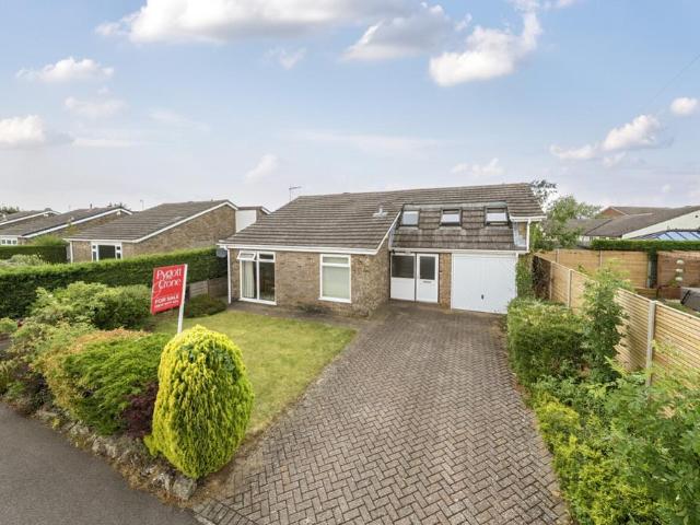 5 bedroom detached bungalow for sale
