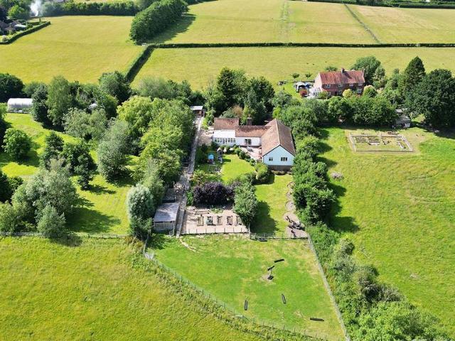 5 bedroom detached bungalow for sale