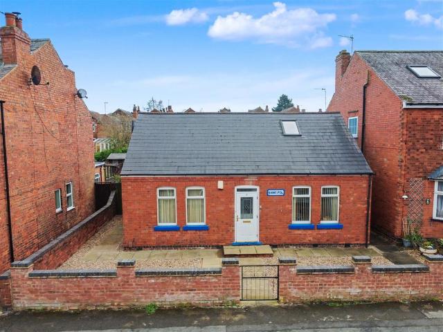 4 bedroom detached bungalow for sale