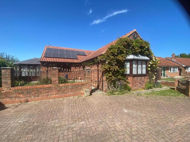 5 bedroom detached bungalow for sale