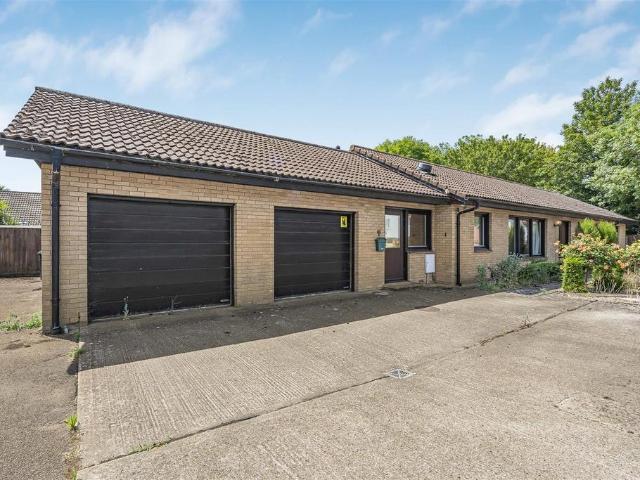 5 bedroom detached bungalow for sale