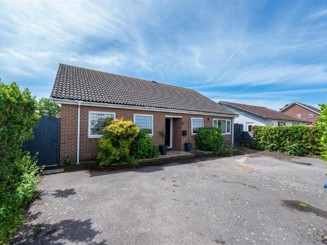 5 bedroom detached bungalow for sale