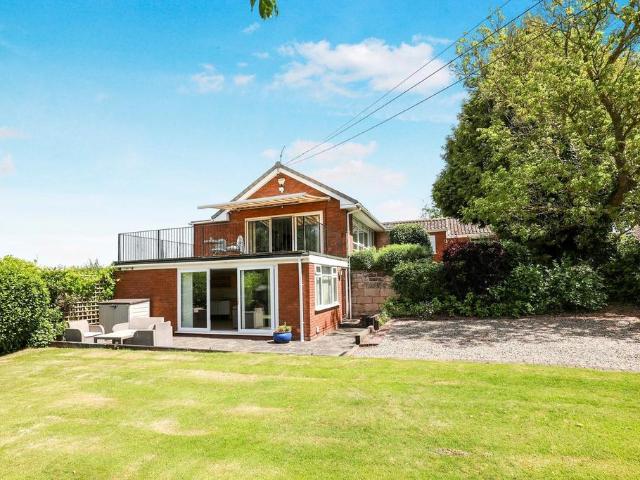 5 bedroom detached bungalow for sale