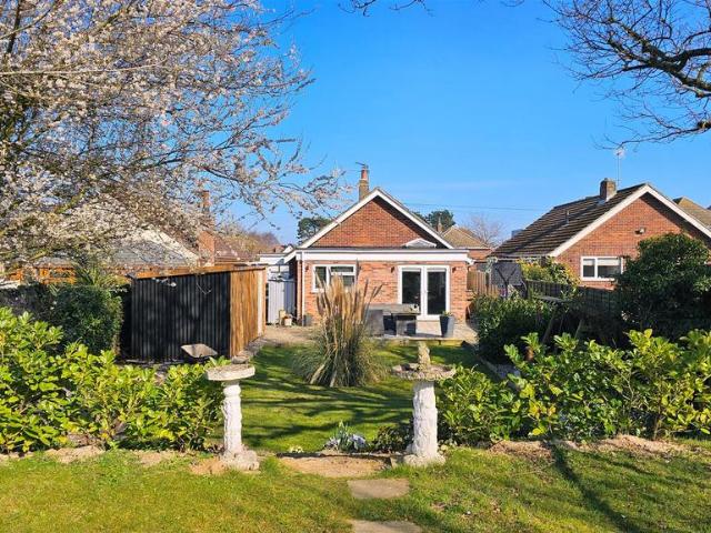 5 bedroom detached bungalow for sale