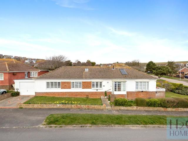 5 bedroom detached bungalow for sale