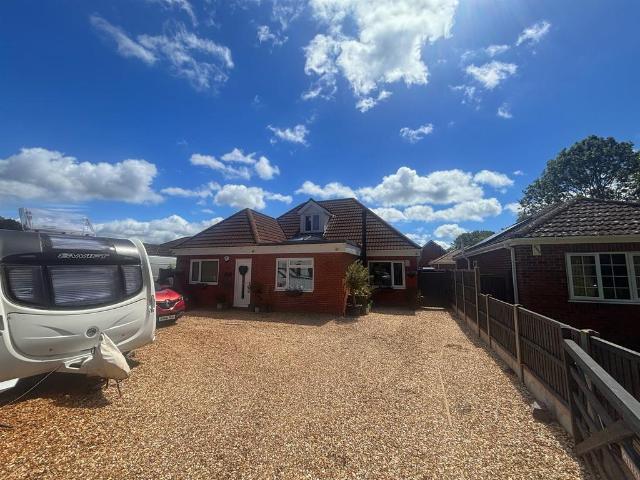 5 bedroom detached bungalow for sale
