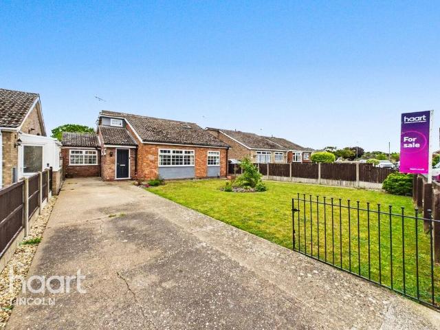 5 bedroom detached bungalow for sale