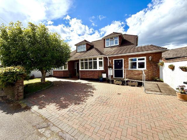 5 bedroom detached bungalow for sale