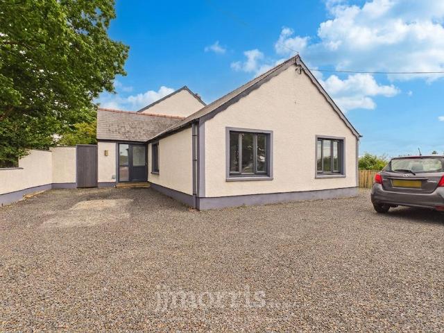 5 bedroom detached bungalow for sale