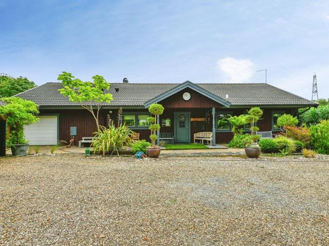 5 bedroom detached bungalow for sale