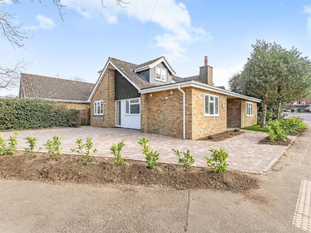 5 bedroom detached bungalow for sale