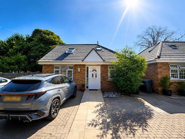 5 bedroom detached bungalow for sale