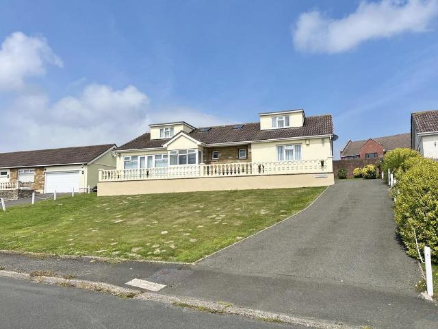 5 bedroom detached bungalow for sale