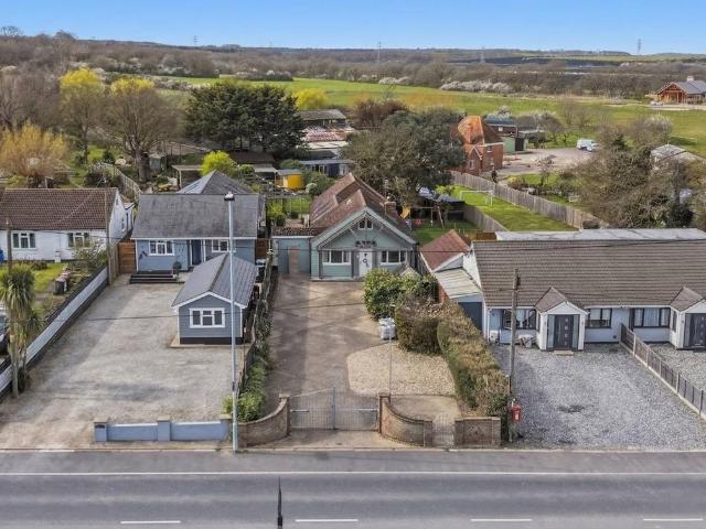 5 bedroom detached bungalow for sale