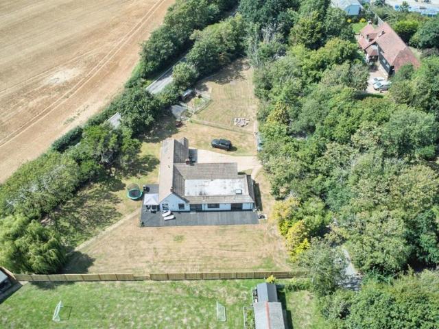 5 bedroom detached bungalow for sale