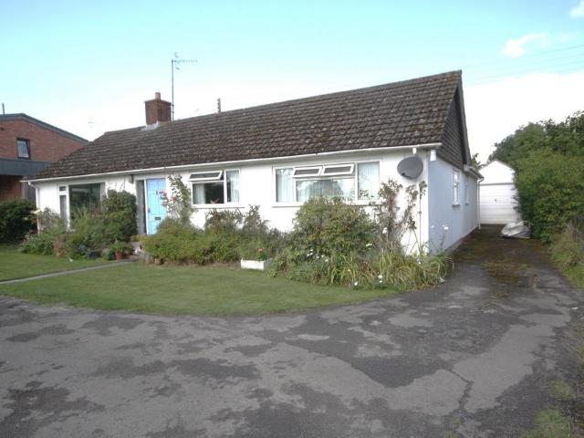5 bedroom detached bungalow for sale