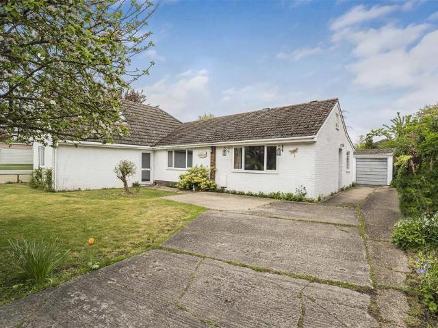 5 bedroom detached bungalow for sale