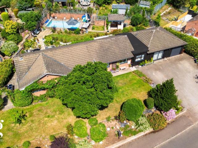 5 bedroom detached bungalow for sale