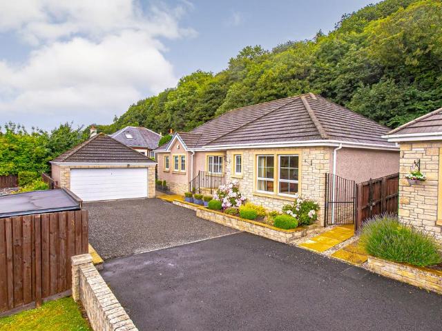 5 bedroom detached bungalow for sale