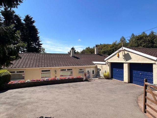 5 bedroom detached bungalow for sale
