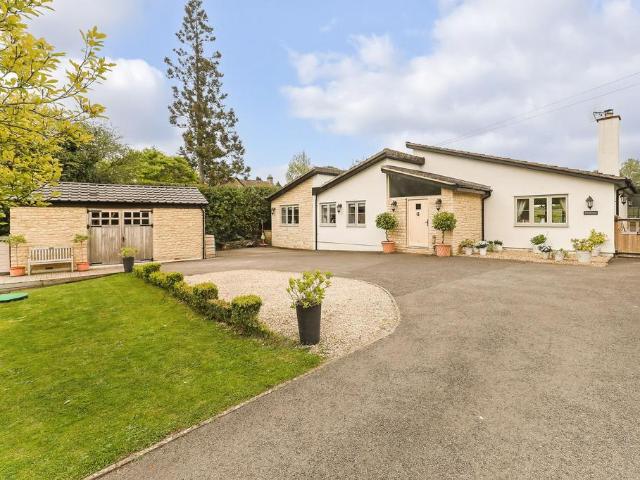 5 bedroom detached bungalow for sale