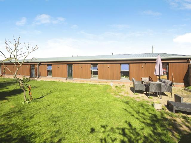 5 bedroom detached bungalow for sale