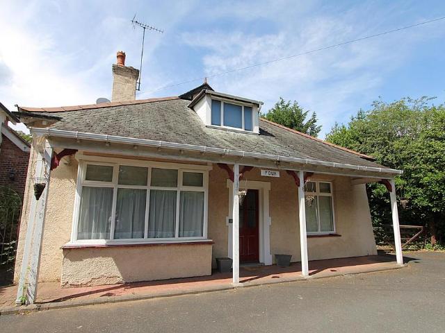 5 bedroom detached bungalow for sale