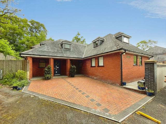 5 bedroom detached bungalow for sale