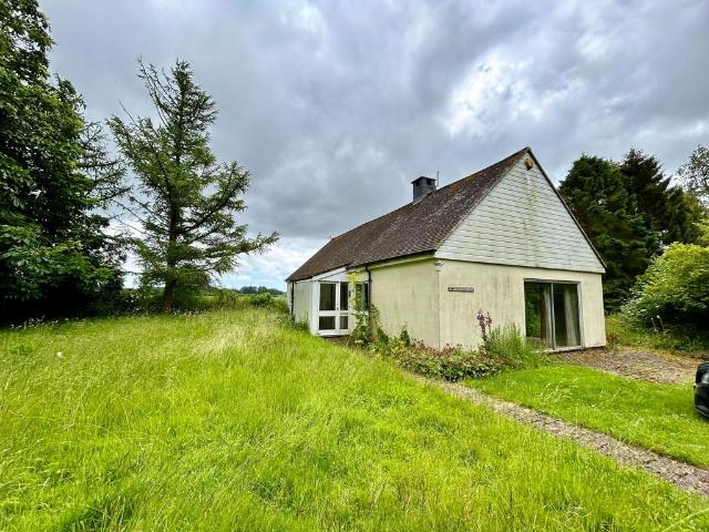 5 bedroom detached bungalow for sale