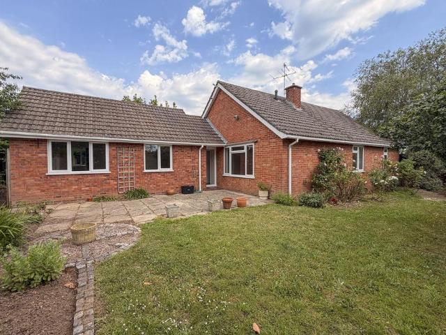 5 bedroom detached bungalow for sale
