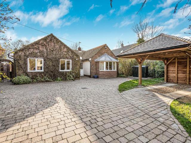 5 bedroom detached bungalow for sale