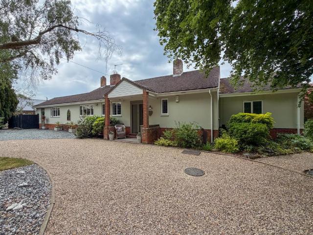 5 bedroom detached bungalow for sale