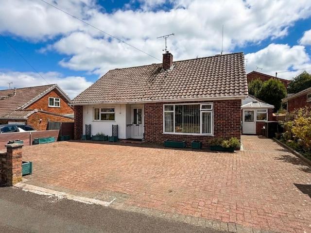 5 bedroom detached bungalow for sale